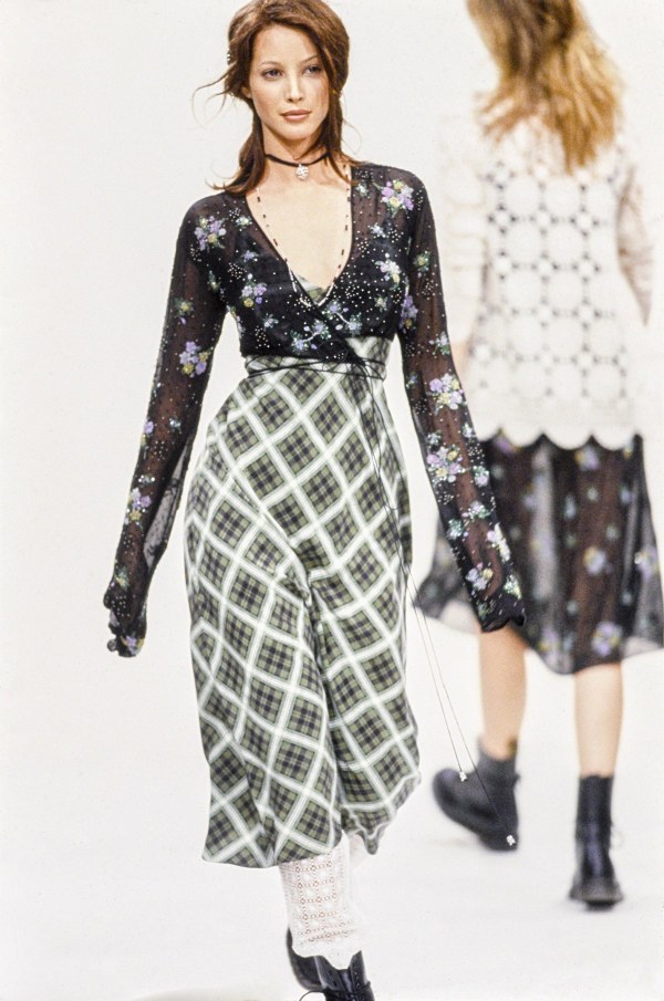 The Most Iconic Runway Moments From the ‘90s | Luisaviaroma