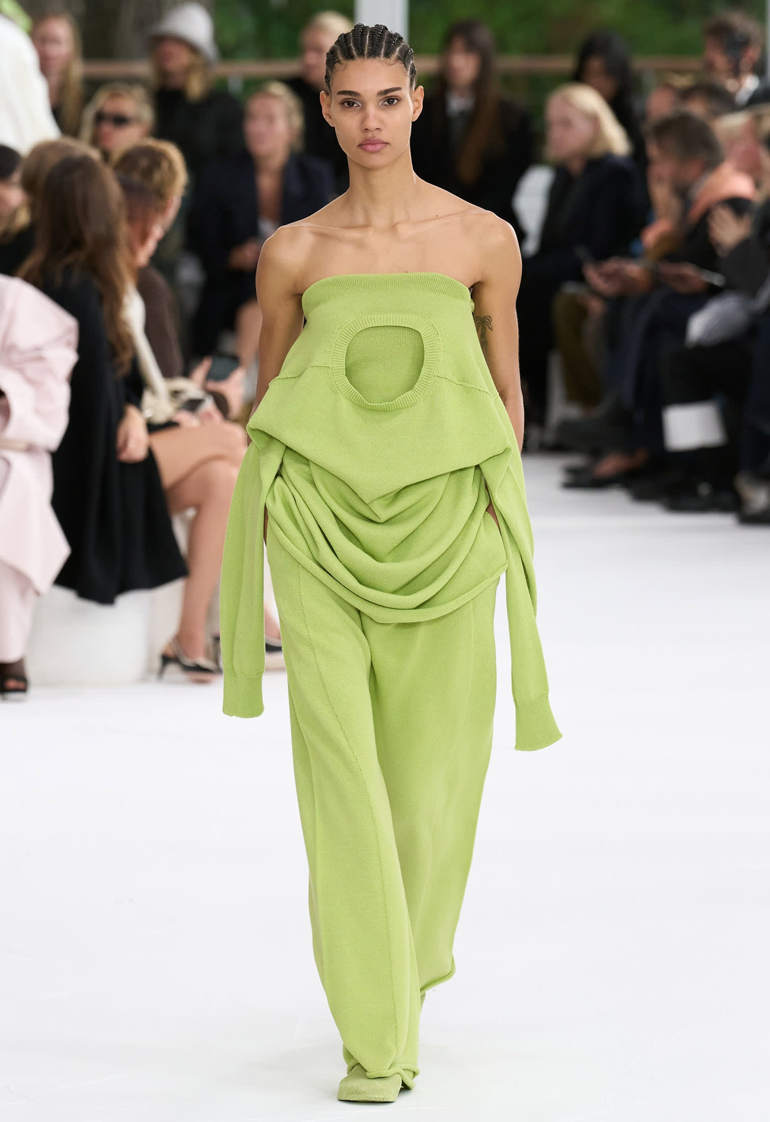 Pastel Colors: The Spring-Summer 2025 Fashion Trend | LUISAVIAROMA
