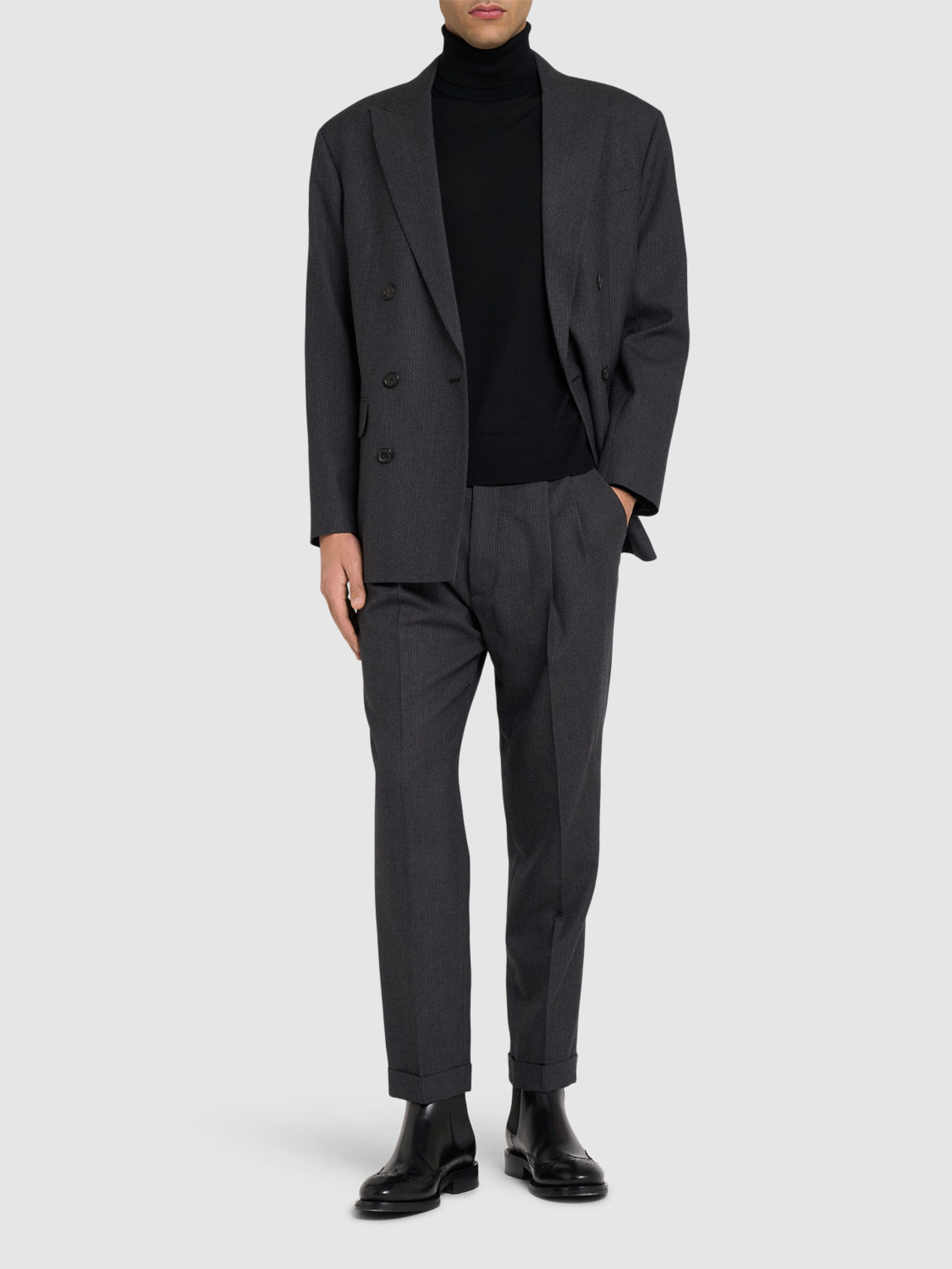 Outfit di Natale 2025 per Lei e Lui | Luisaviaroma